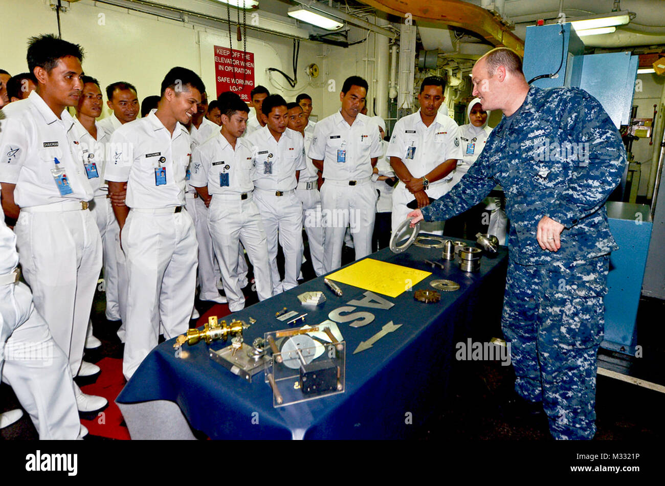Royal Malaysian Navy Sailors tour of the ship. Frank Cable by #PACOM ...