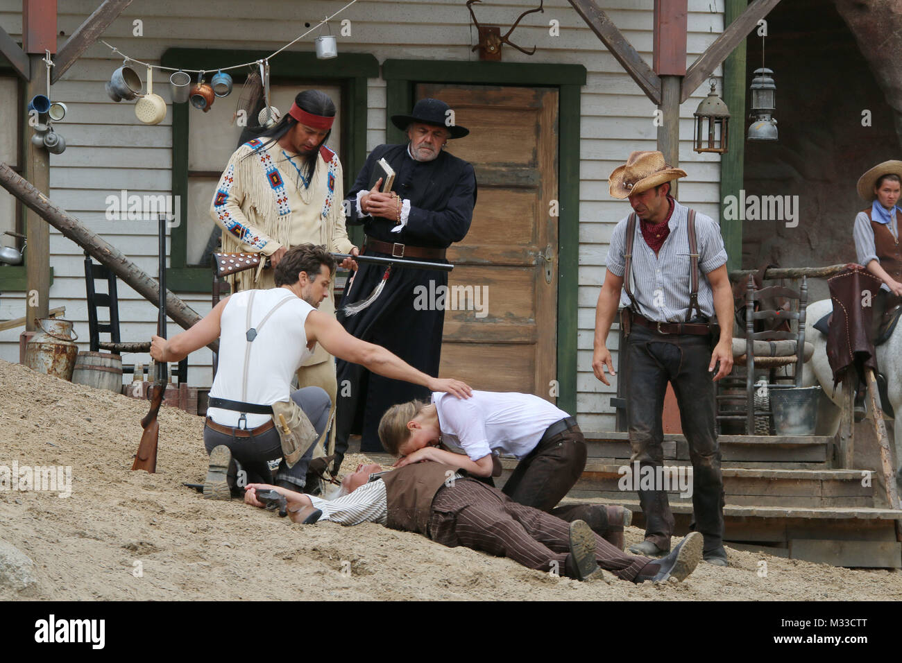 Heidrun Fiedler (Mary Helmers), Nicolas Koenig (Bloody Fox), Christian ...