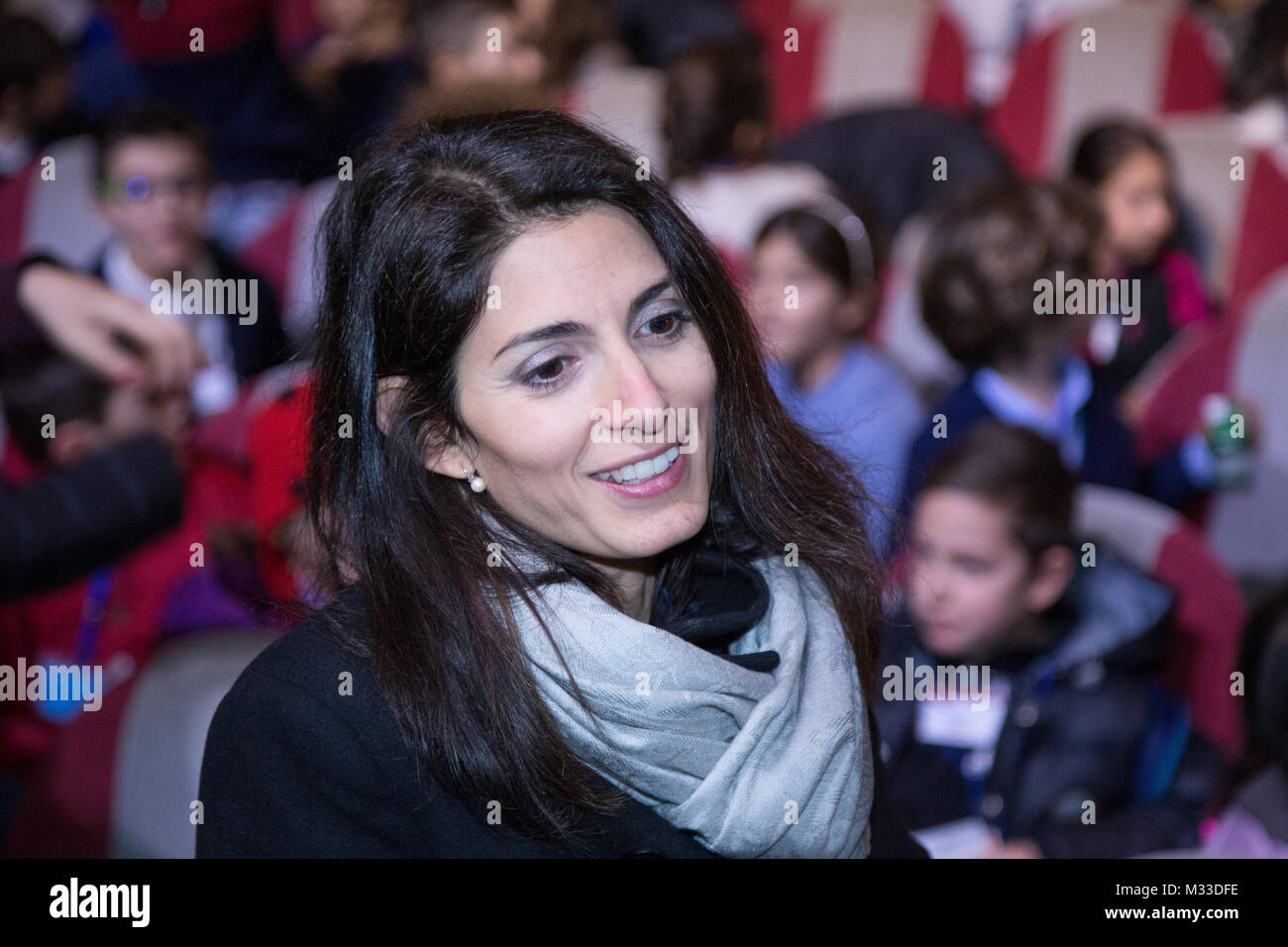 Bambini in treno hi-res stock photography and images - Alamy