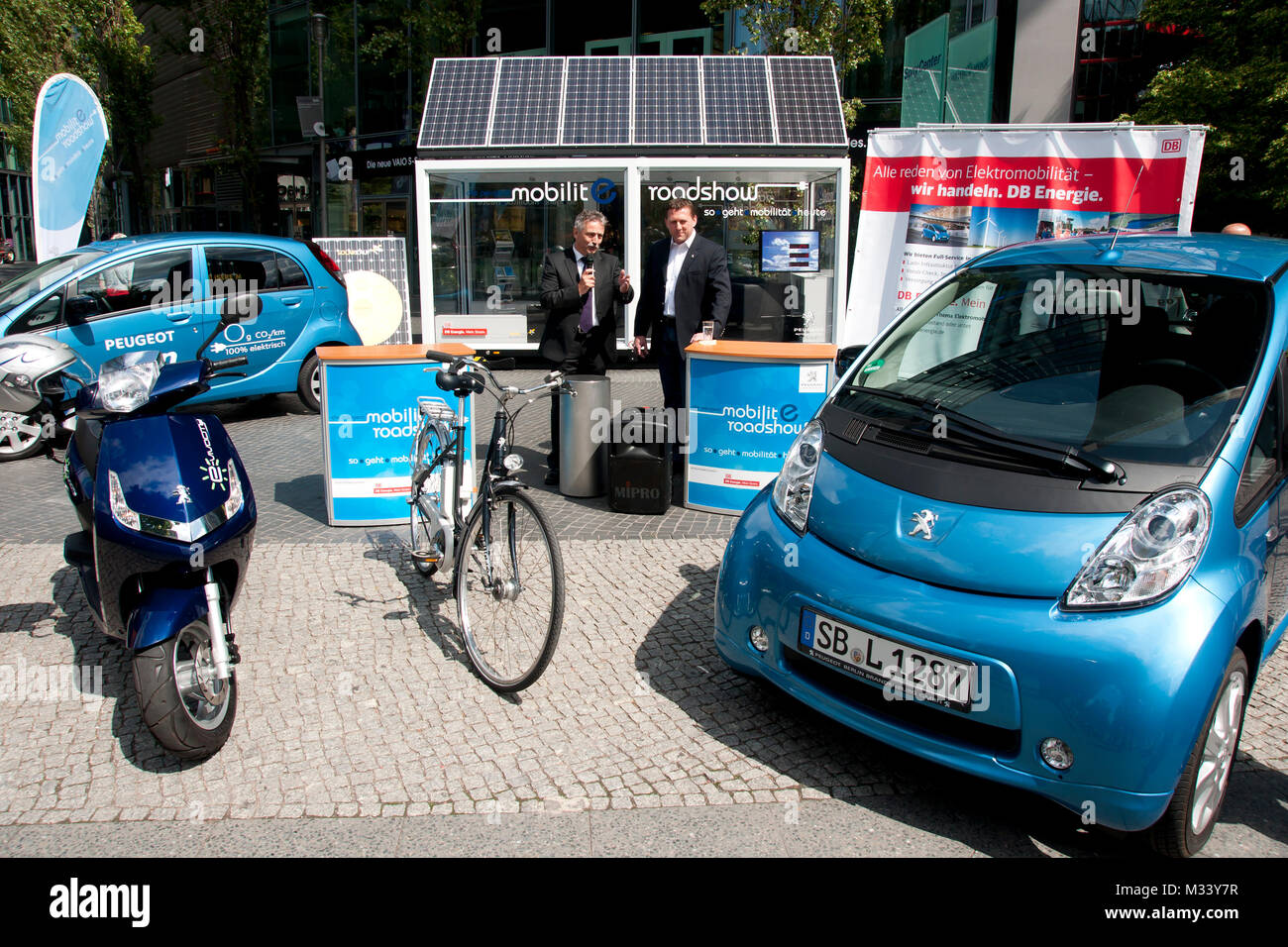 Geschaftsfuhrer peugeot deutschland hi-res stock photography and images ...