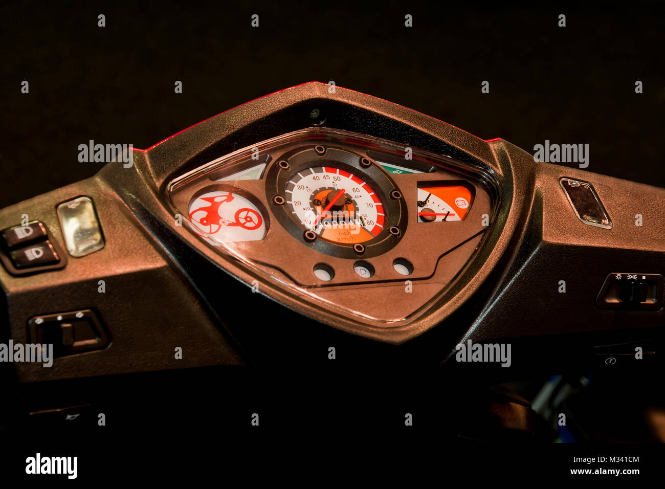 Cockpit instrumente hi-res stock photography and images - Alamy