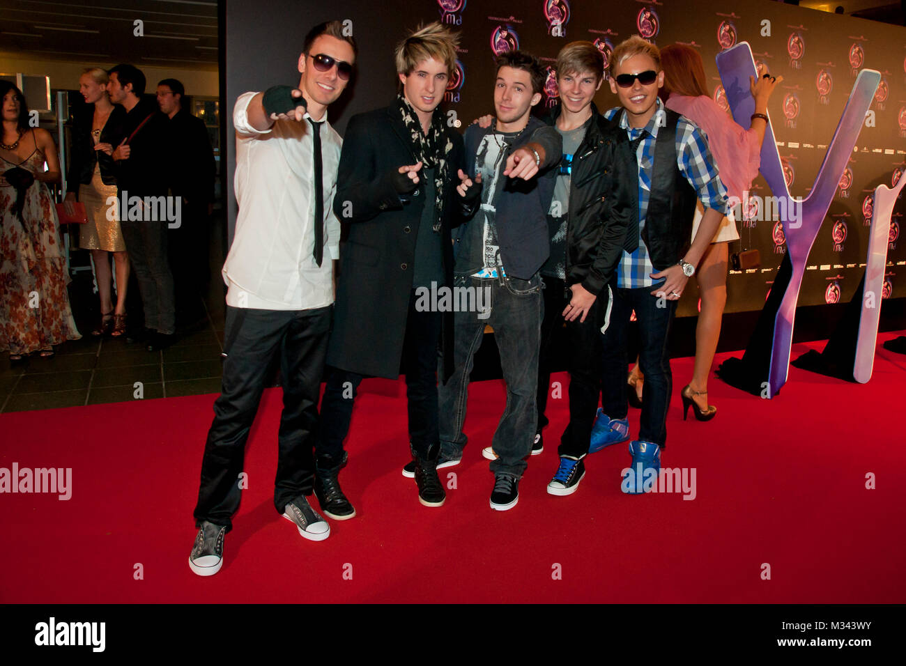 Varsity Fanclub bei der Weltpremiere der neuen Show „Yma – zu schoen ...