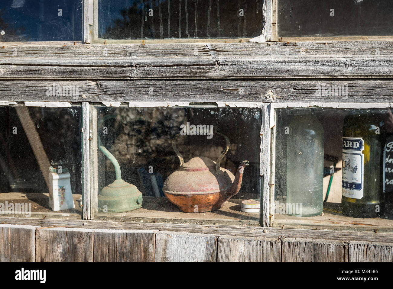 Dusty window frame hi-res stock photography and images - Alamy