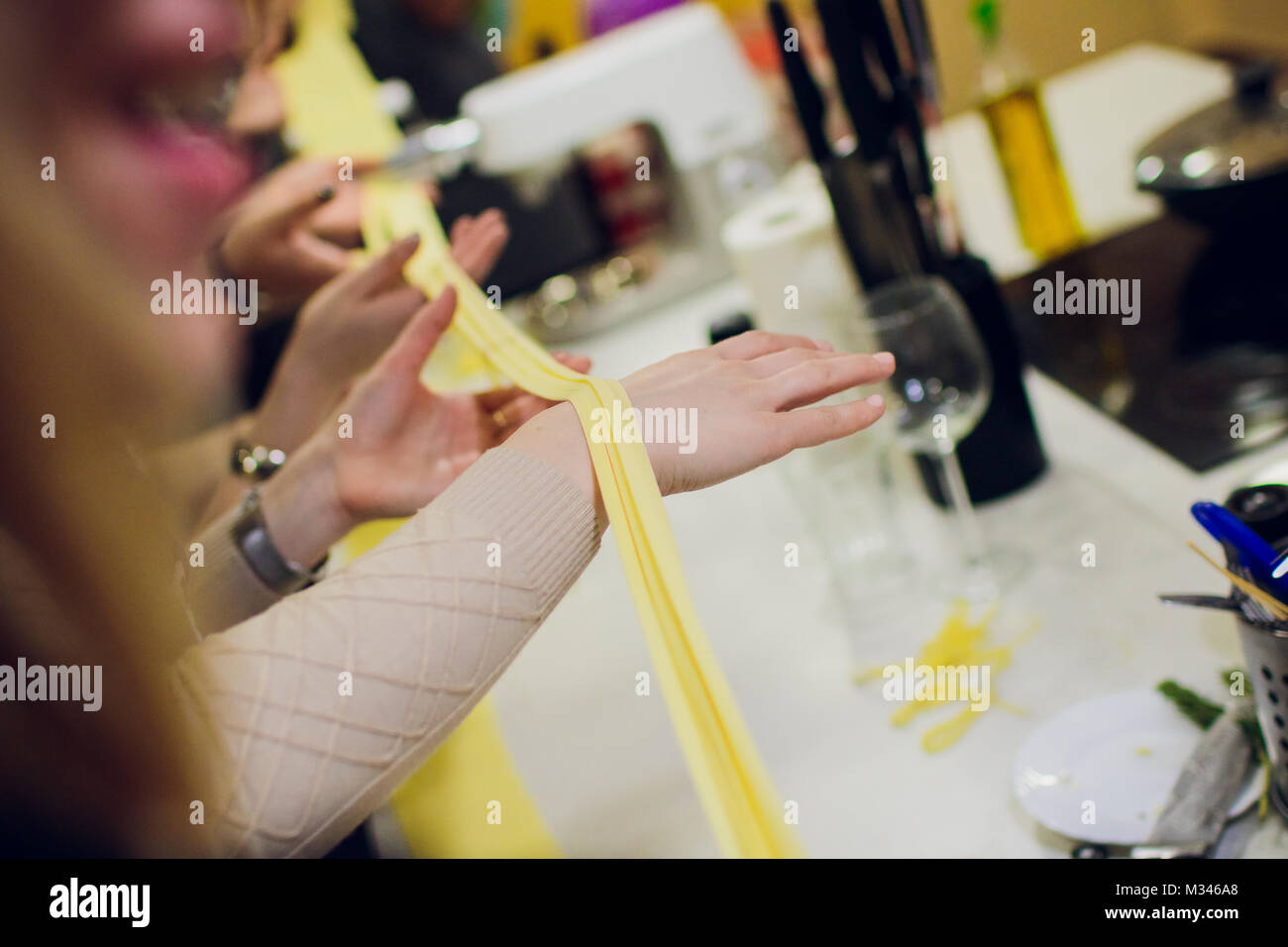 China hand pulled noodles hi-res stock photography and images - Alamy