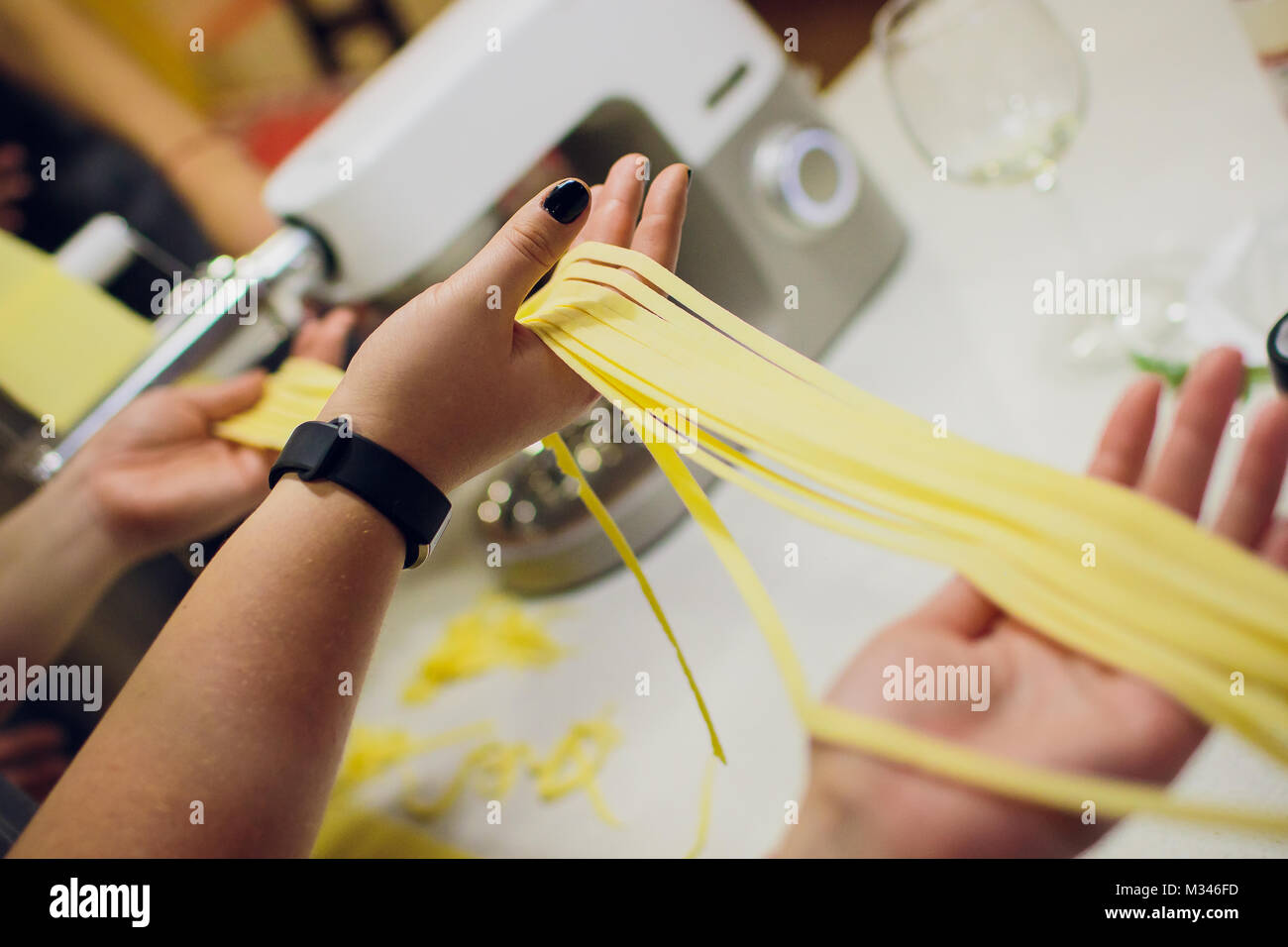 China hand pulled noodles hi-res stock photography and images - Alamy
