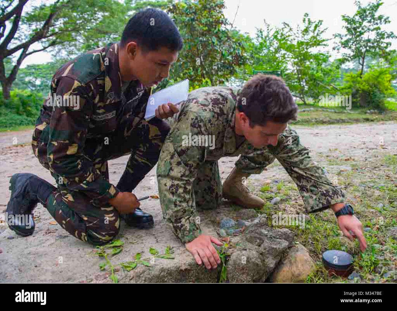 141029-N-EF657-043 TARLAC CITY, Philippines (Oct. 29, 2014) Philippine ...