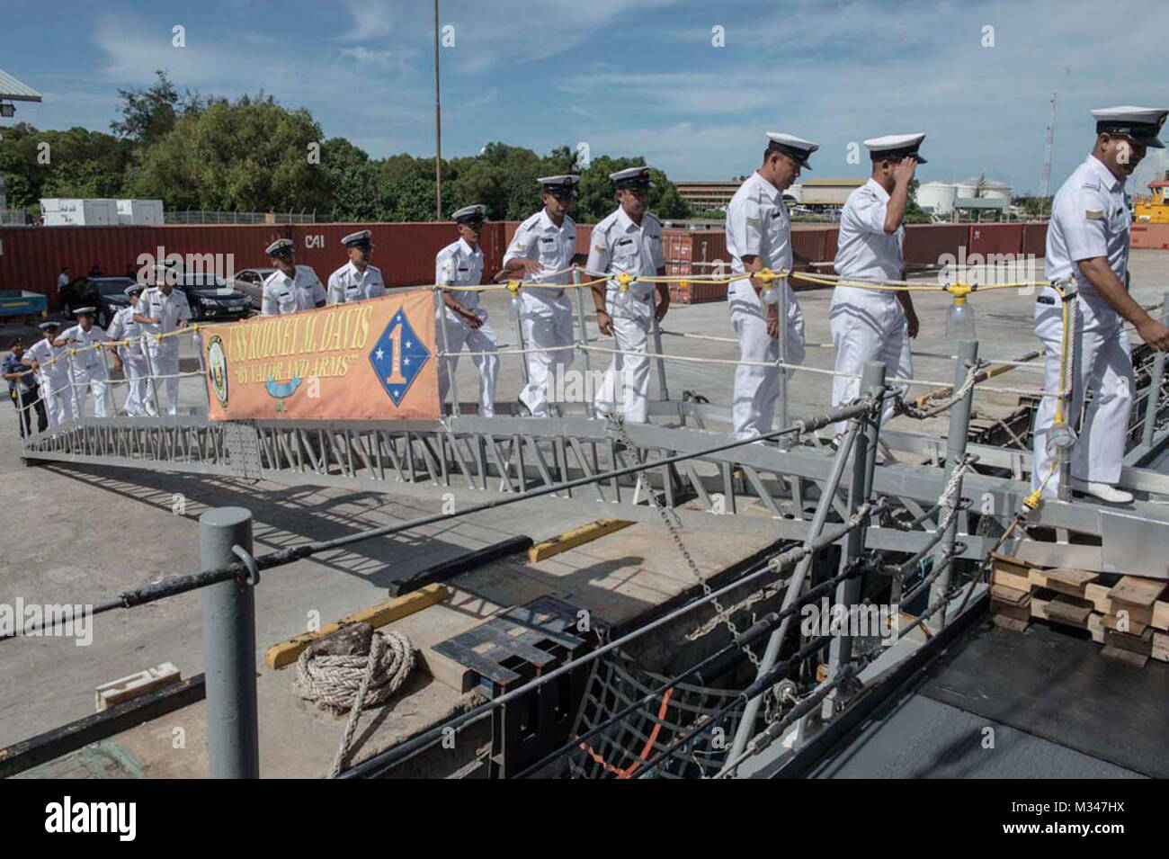 141110-N-TW634-300 MUARA NAVAL BASE, Brunei (Nov. 10, 2014) Sailors ...