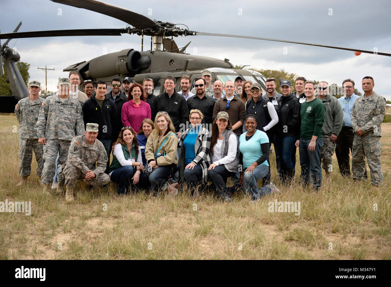 Texas Army National Guard soldiers pose with federal and state ...