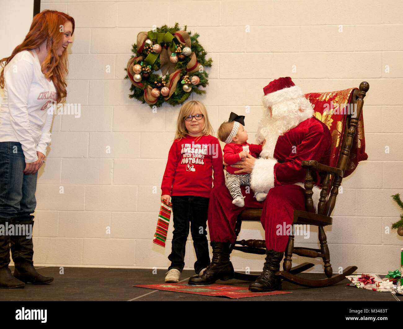 Soldiers and family members of the Oklahoma National Guard Medical ...