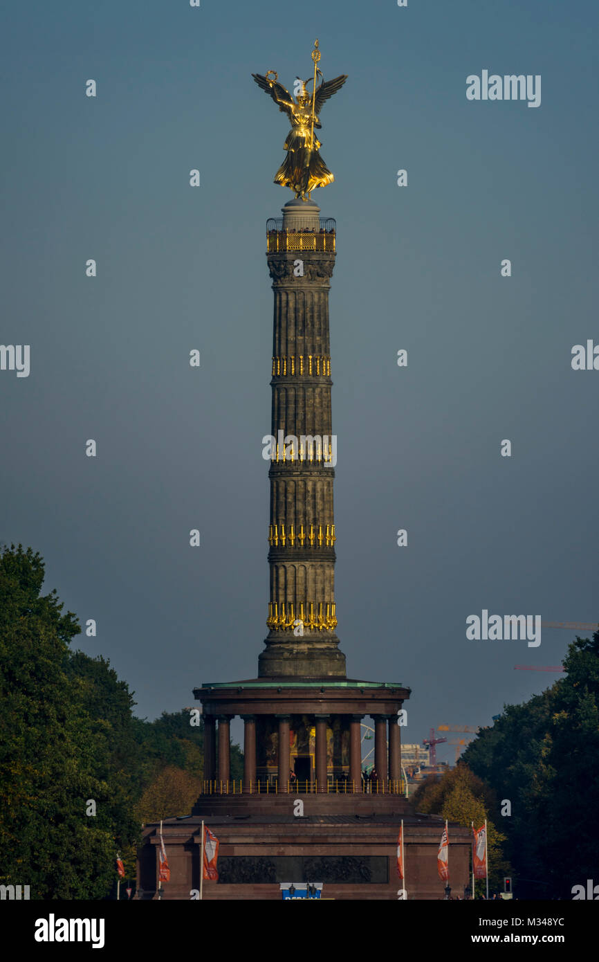 Berlin Victory Column in Tiergarten, Berlin 2017 Stock Photo - Alamy