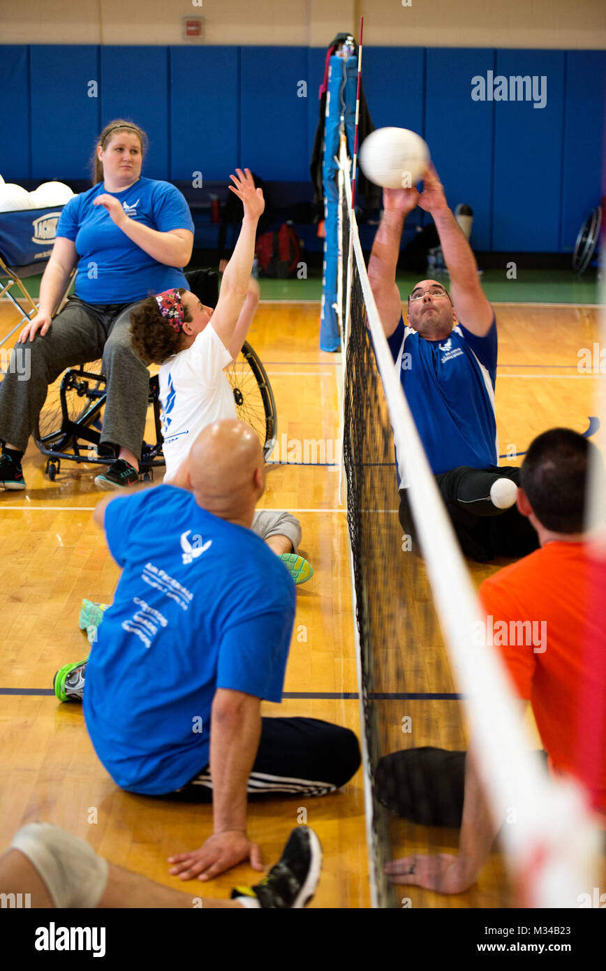 U.S. Air Force recovering service members practice sitting volleyball ...