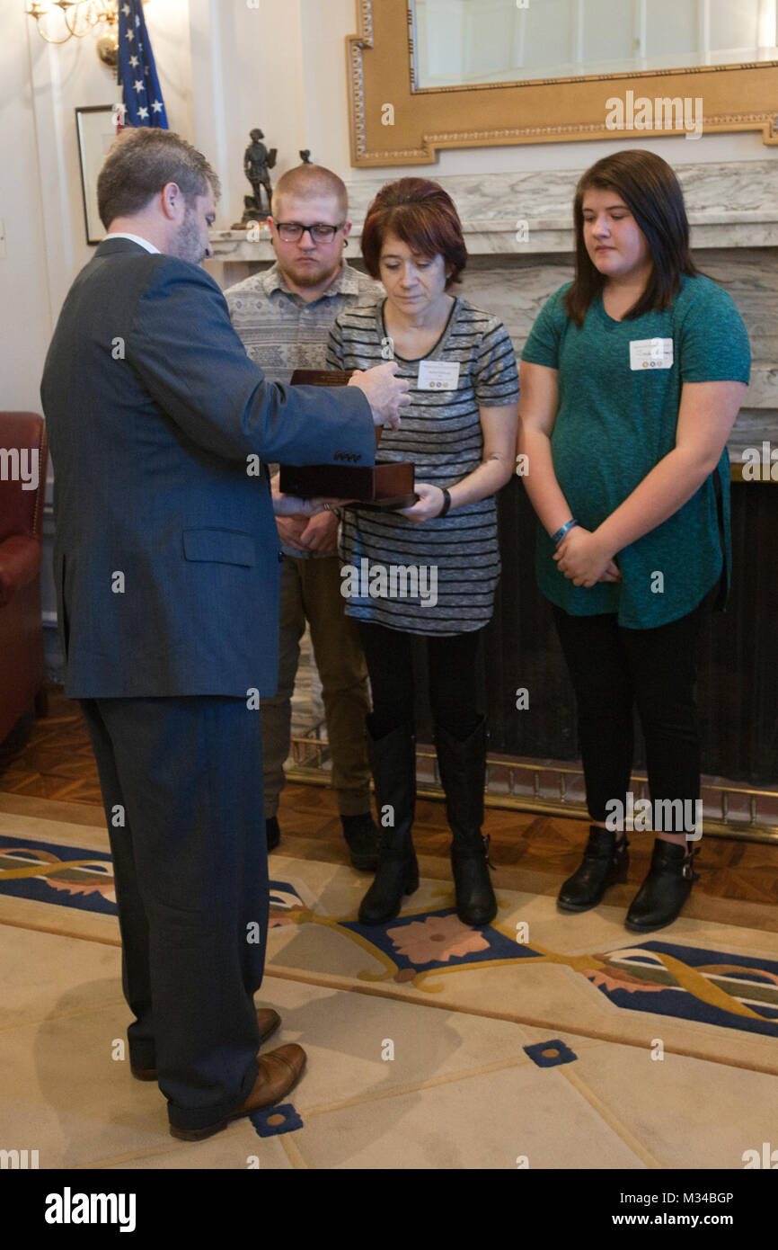 Oklahoma State Senator Rob Standridge presents the Oklahoma Gold Star ...