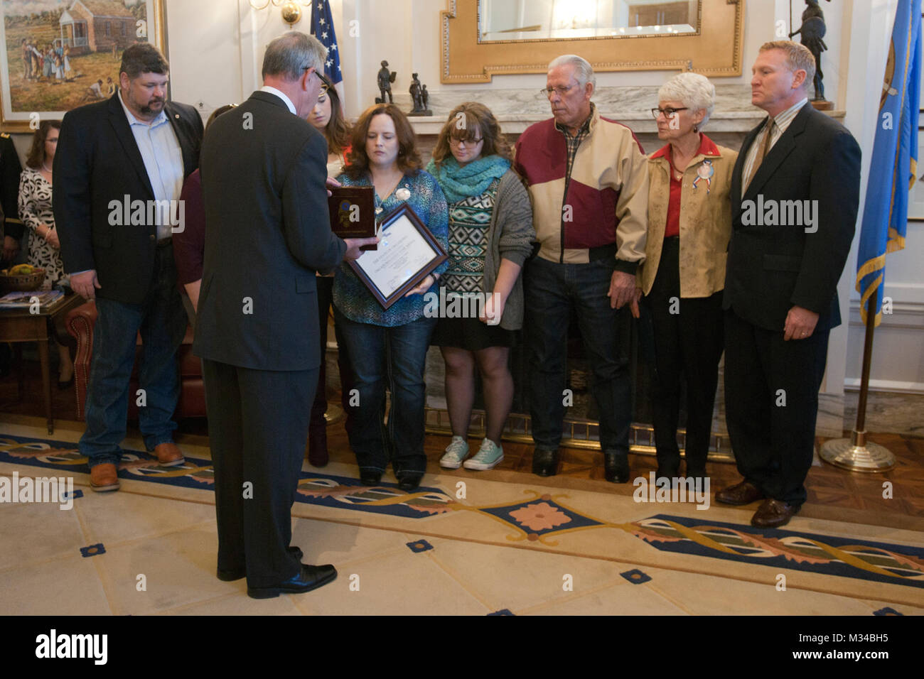 Oklahoma State Senator Brian Bingman presents the Oklahoma Gold Star ...