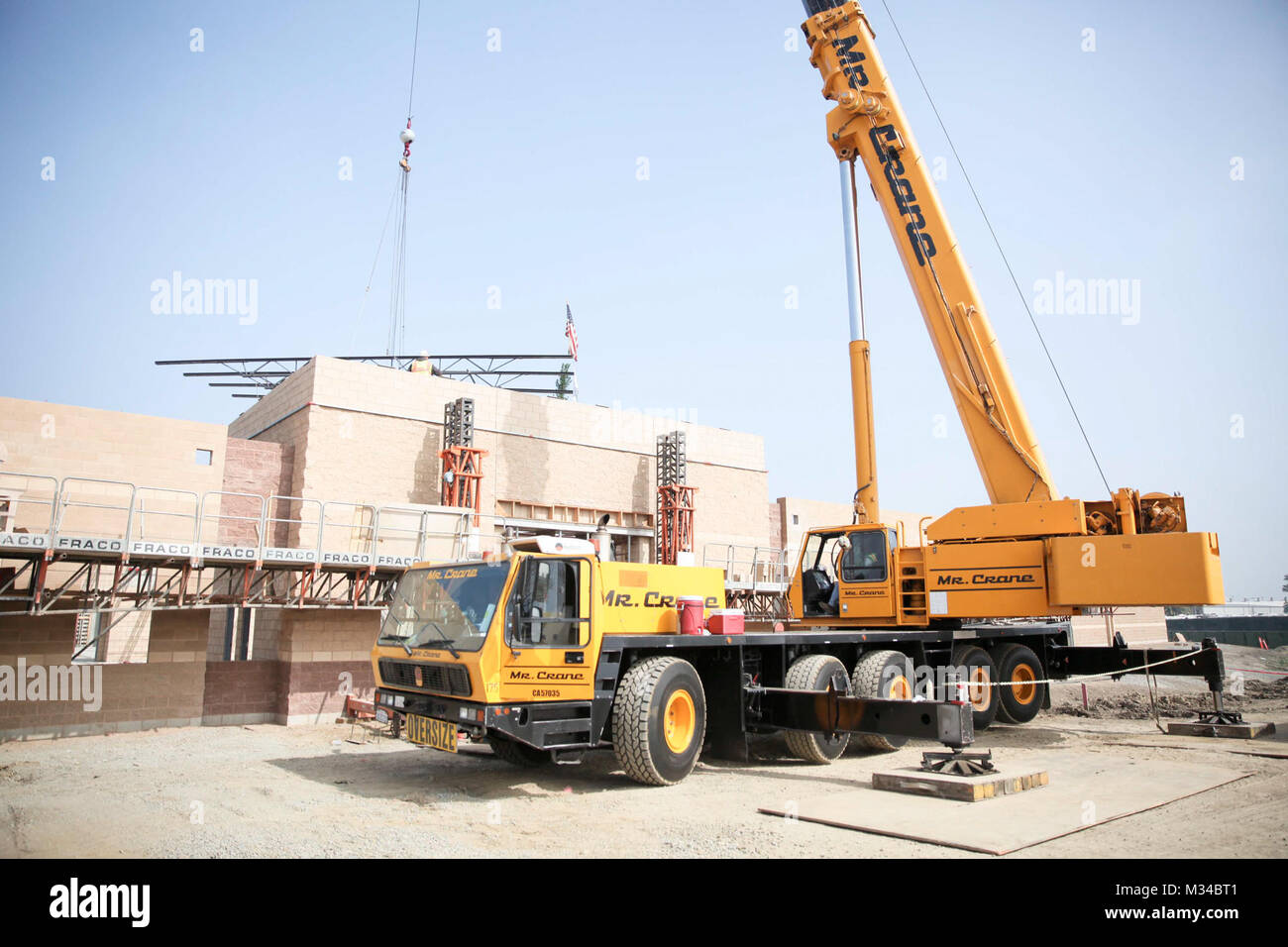 Truss testing hi-res stock photography and images - Alamy