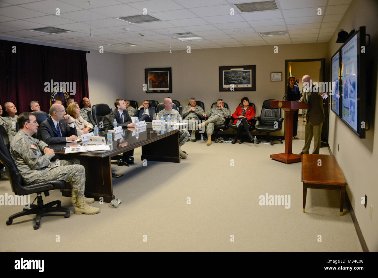 Gov. Wolf Briefed on PNG & DMVA by PANationalGuard Stock Photo - Alamy