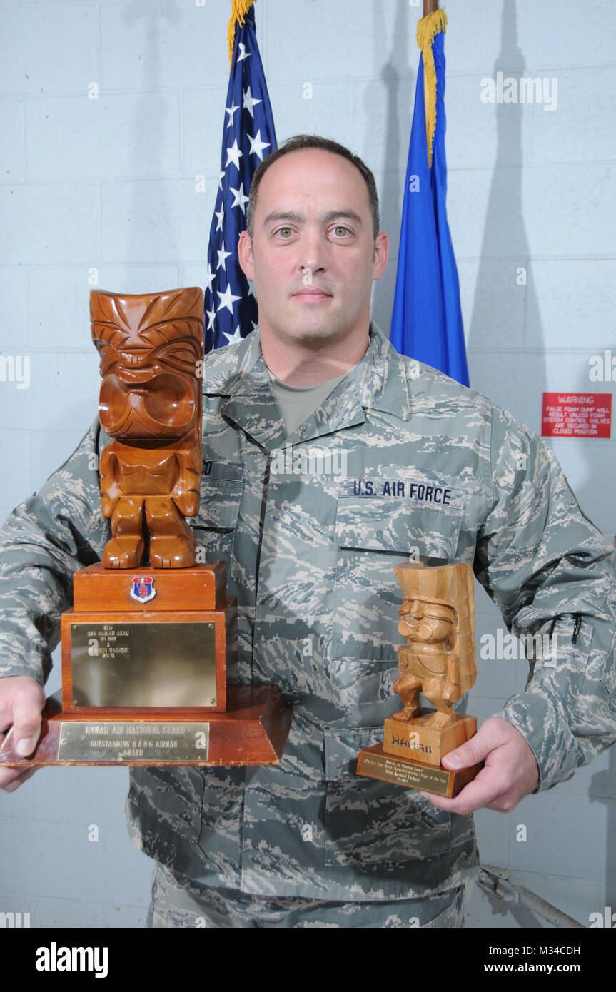 U.S. Air Force Master Sgt. Richard Pacheco, Hawaii Air National Guard ...