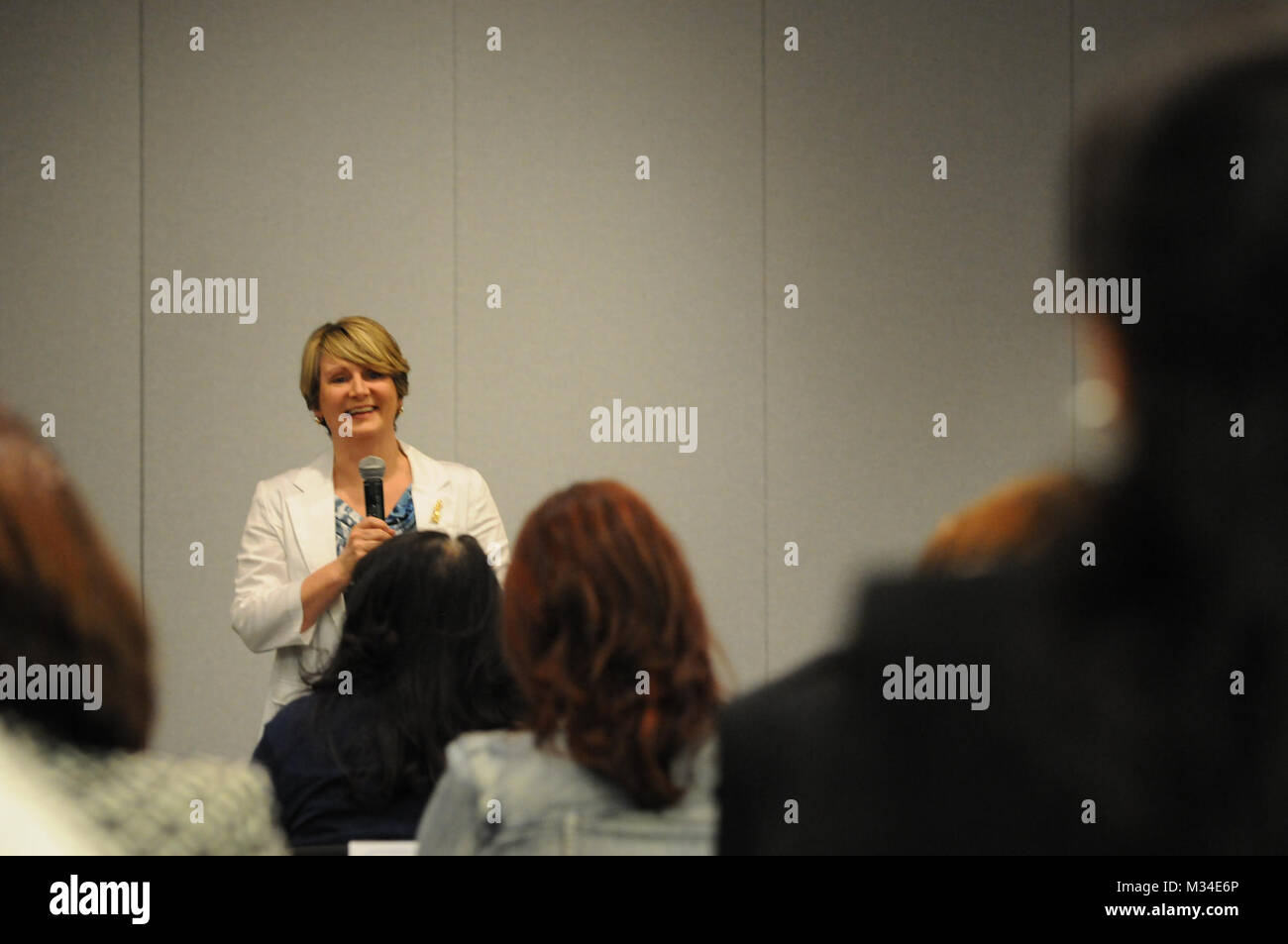 Mrs. Marie Hotaling, Air National Guard key spouse, speaks with Airmen ...