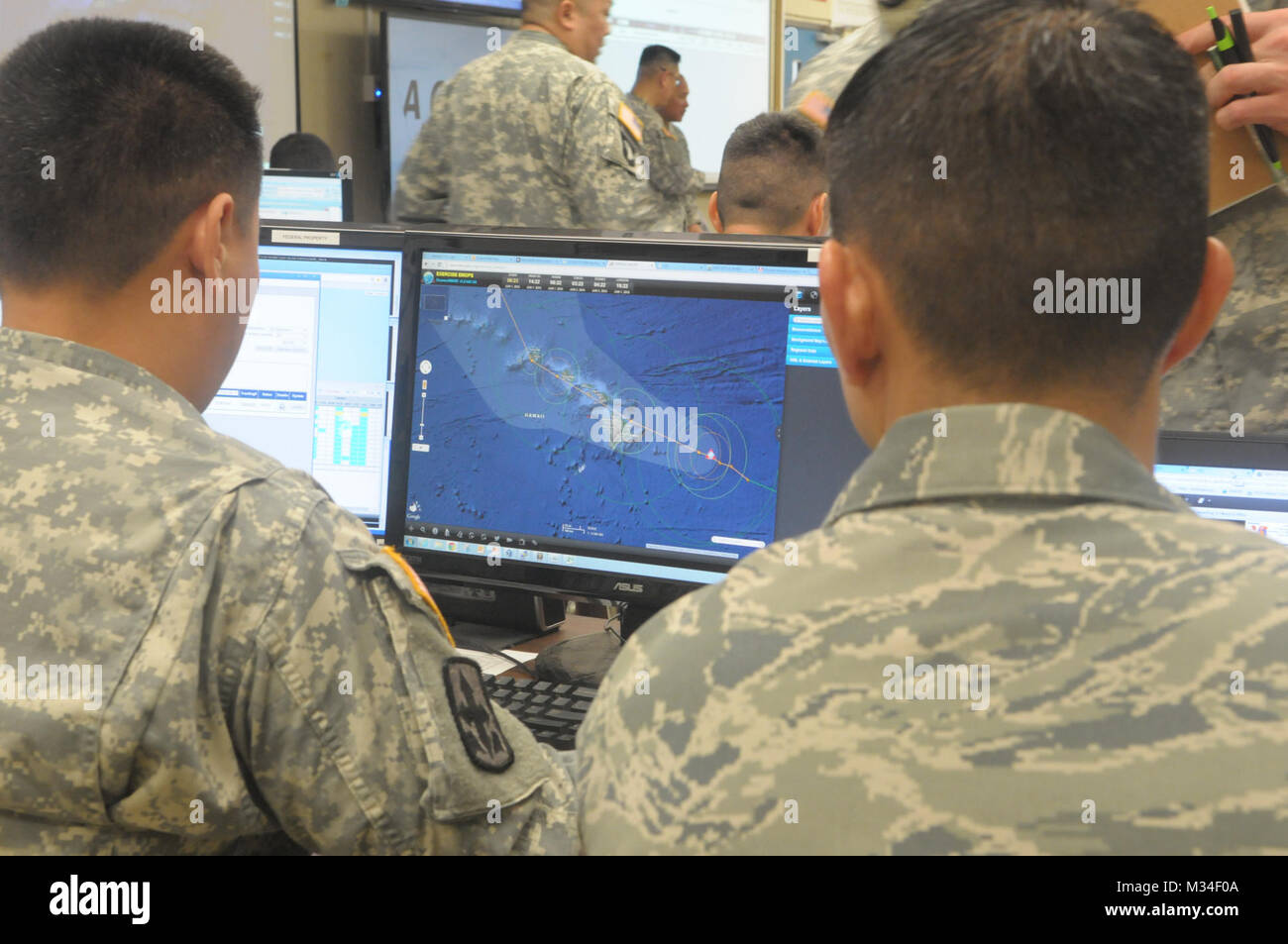 Hawaii National Guardsmen track a simulated hurricane during the exercise Vigilant Guard/Makani ...