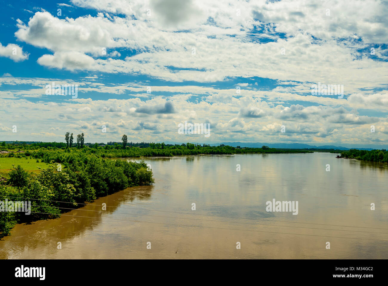 Wide river landscape trees hi-res stock photography and images - Alamy