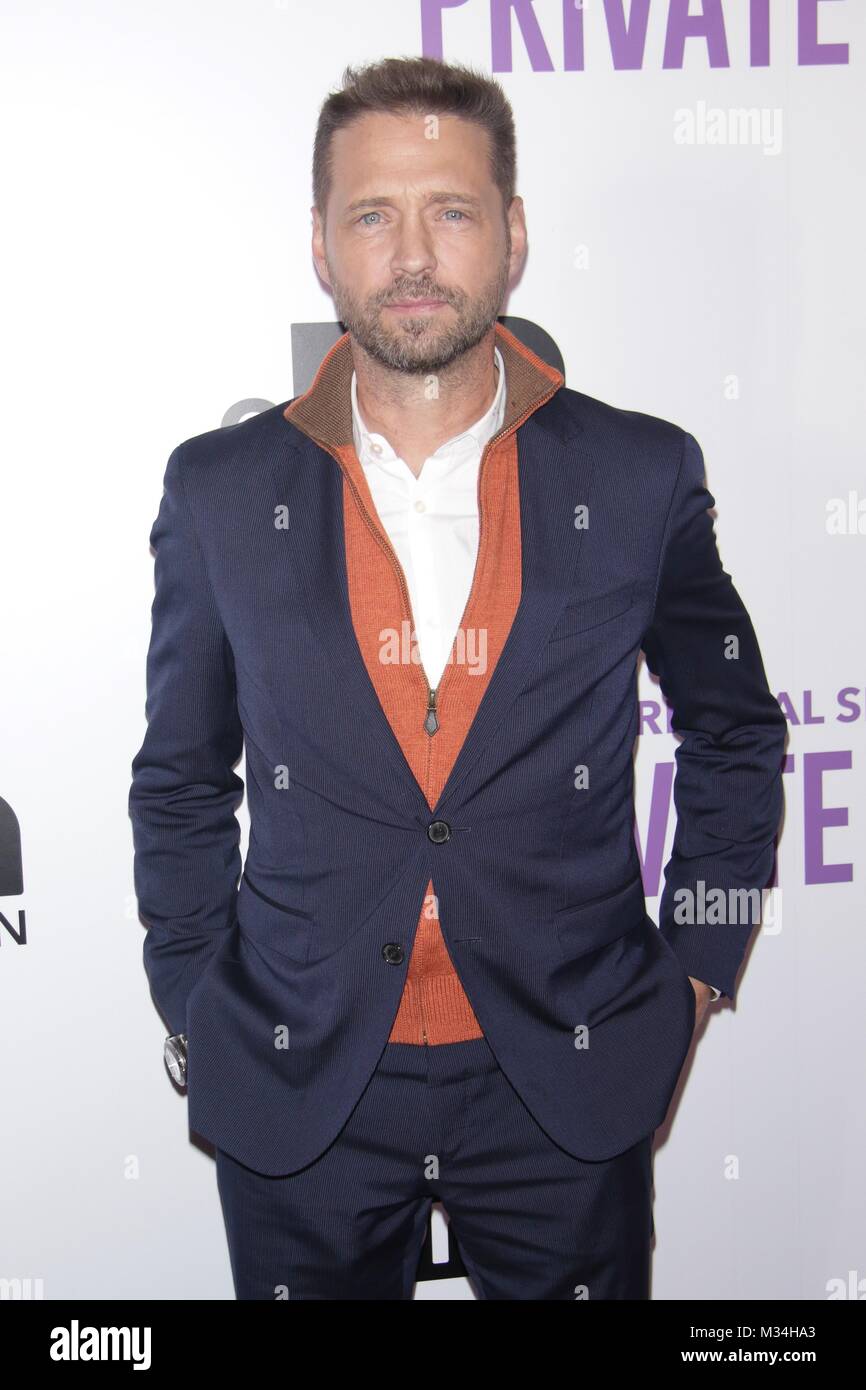 Jason priestley private eyes hi-res stock photography and images - Alamy