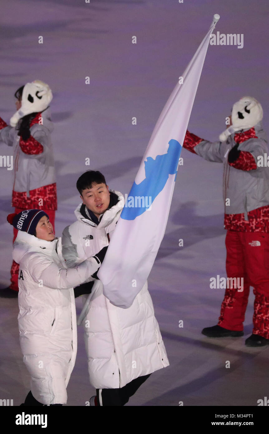 North korean olympics team hi-res stock photography and images - Alamy