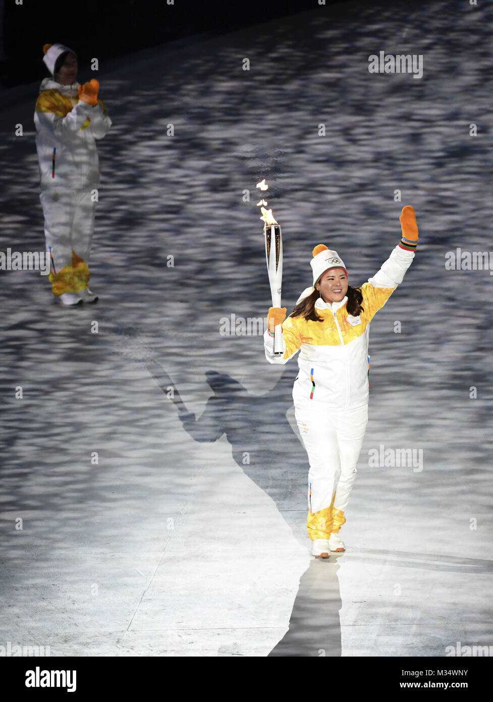 Pyeongchang, South Korea. 9th Feb, 2018. Torchbearer Park In-Bee of ...