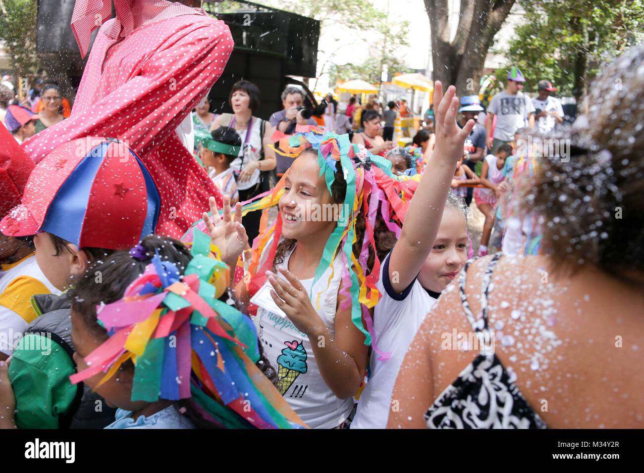 Brazil street children city hi-res stock photography and images - Alamy