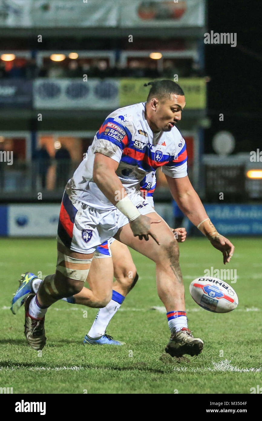 Wakefield, UK. 9th Feb, 2018. Pauli Pauli of Wakefield Trinity droops ...