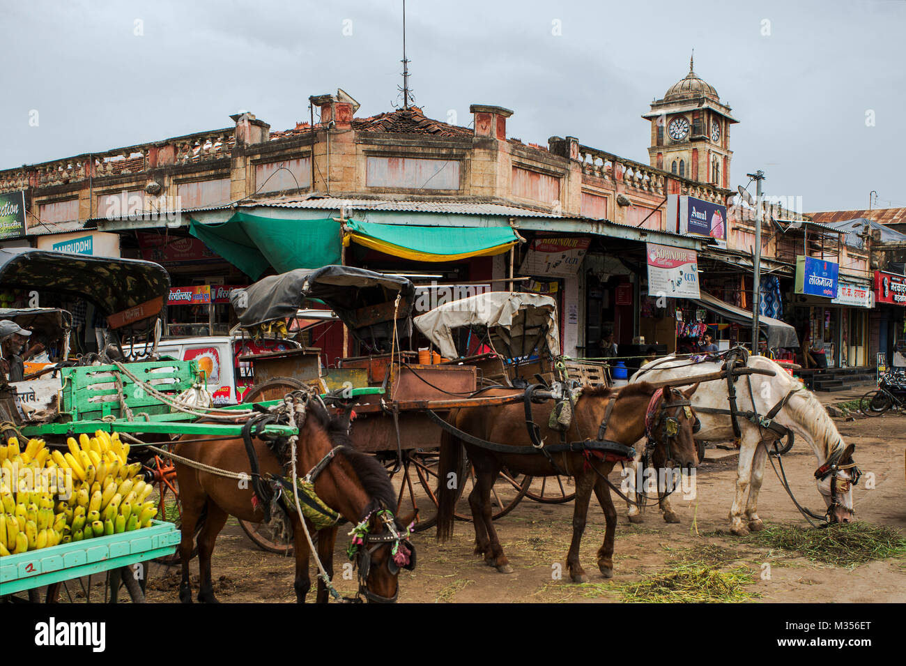 Indian tonga hi-res stock photography and images - Alamy