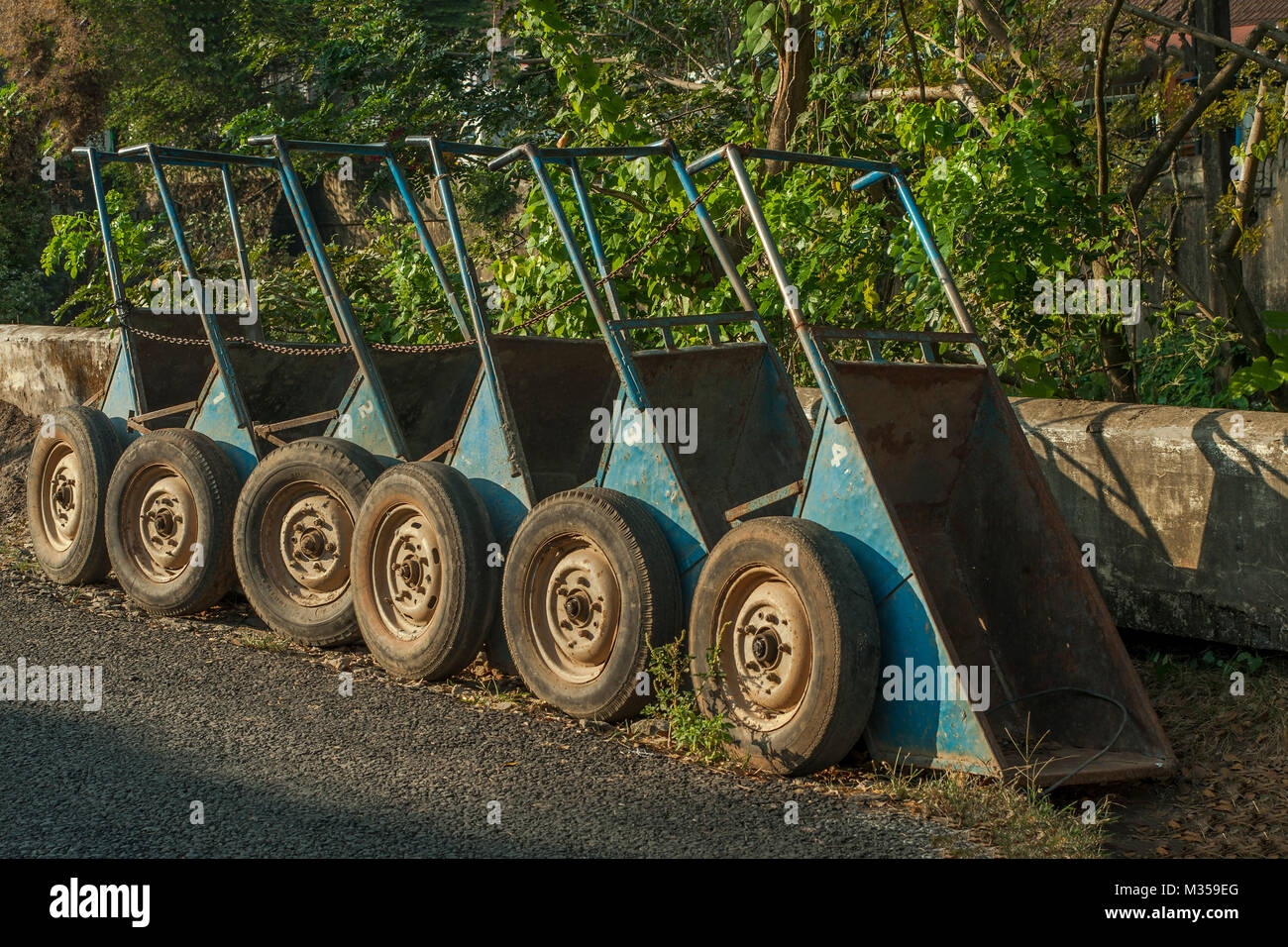 Hand carts hi-res stock photography and images - Alamy