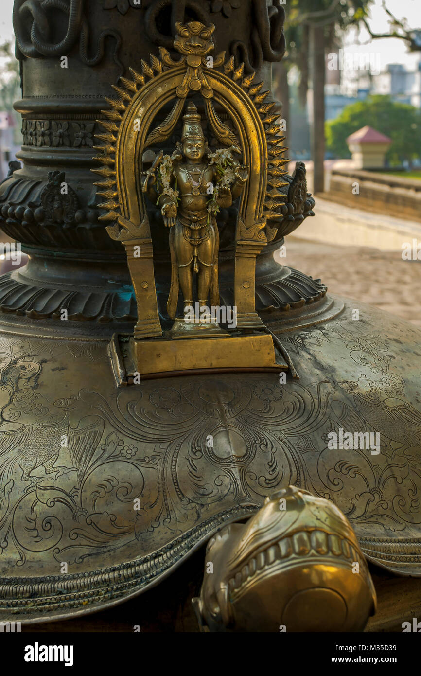 bhairav and tortoise statue, Vadakkumnathan Shiva Temple, Thrissur ...