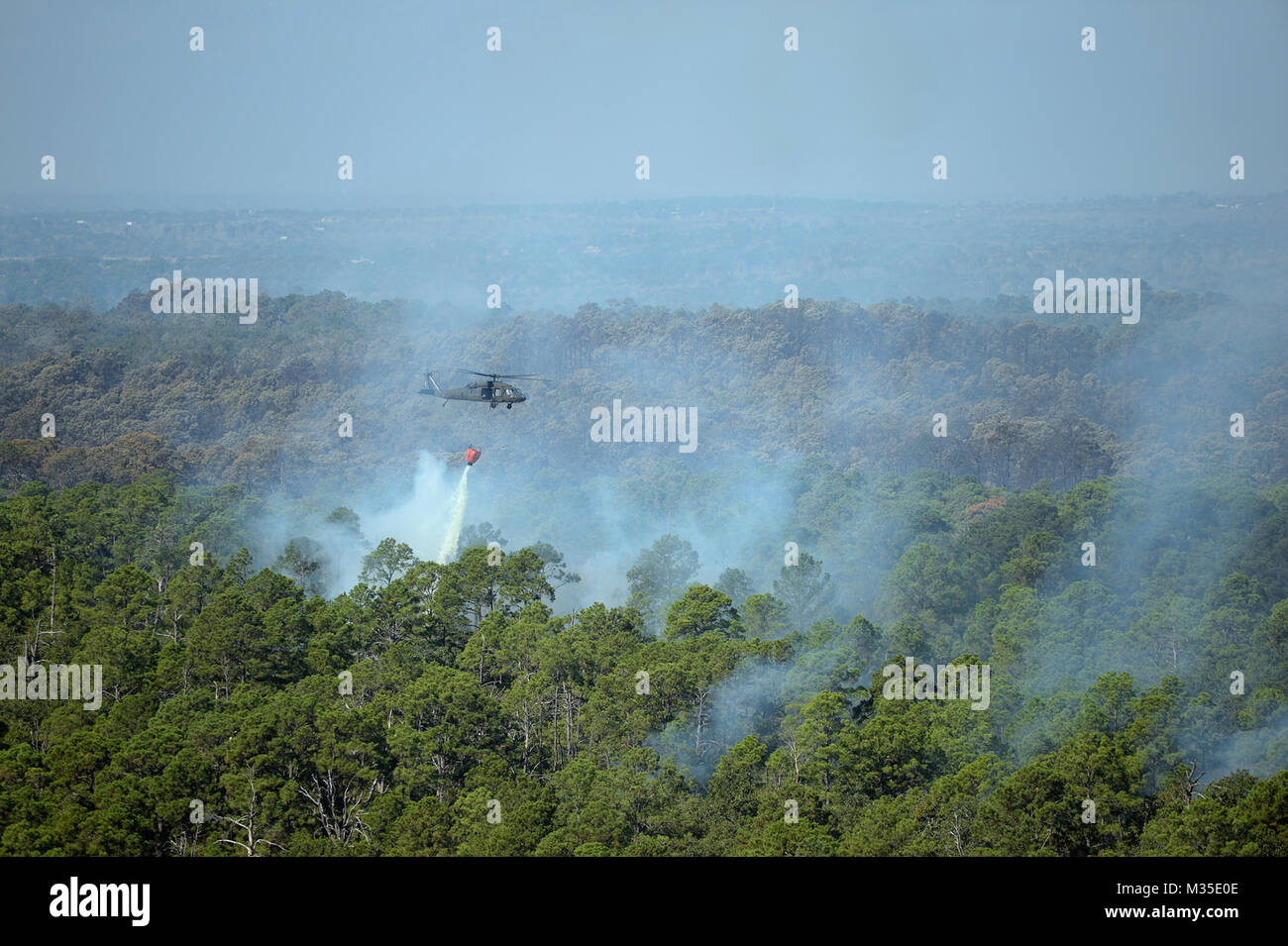 A Texas Army National Guard UH-60 Blackhawk from the Austin Army ...