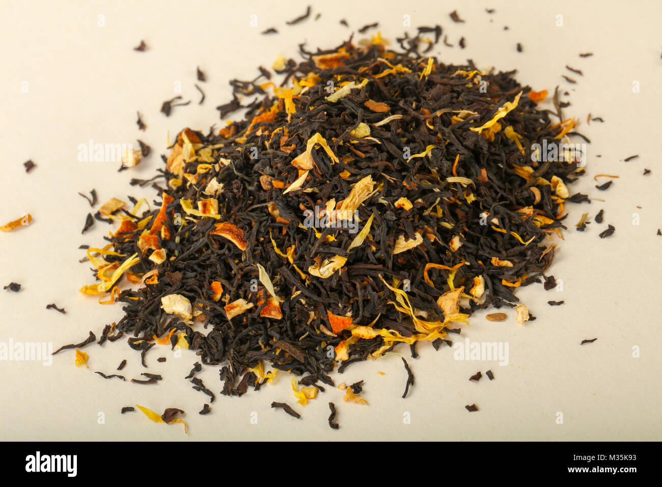 Aroma tea heap with fruit, berries and herbs Stock Photo - Alamy