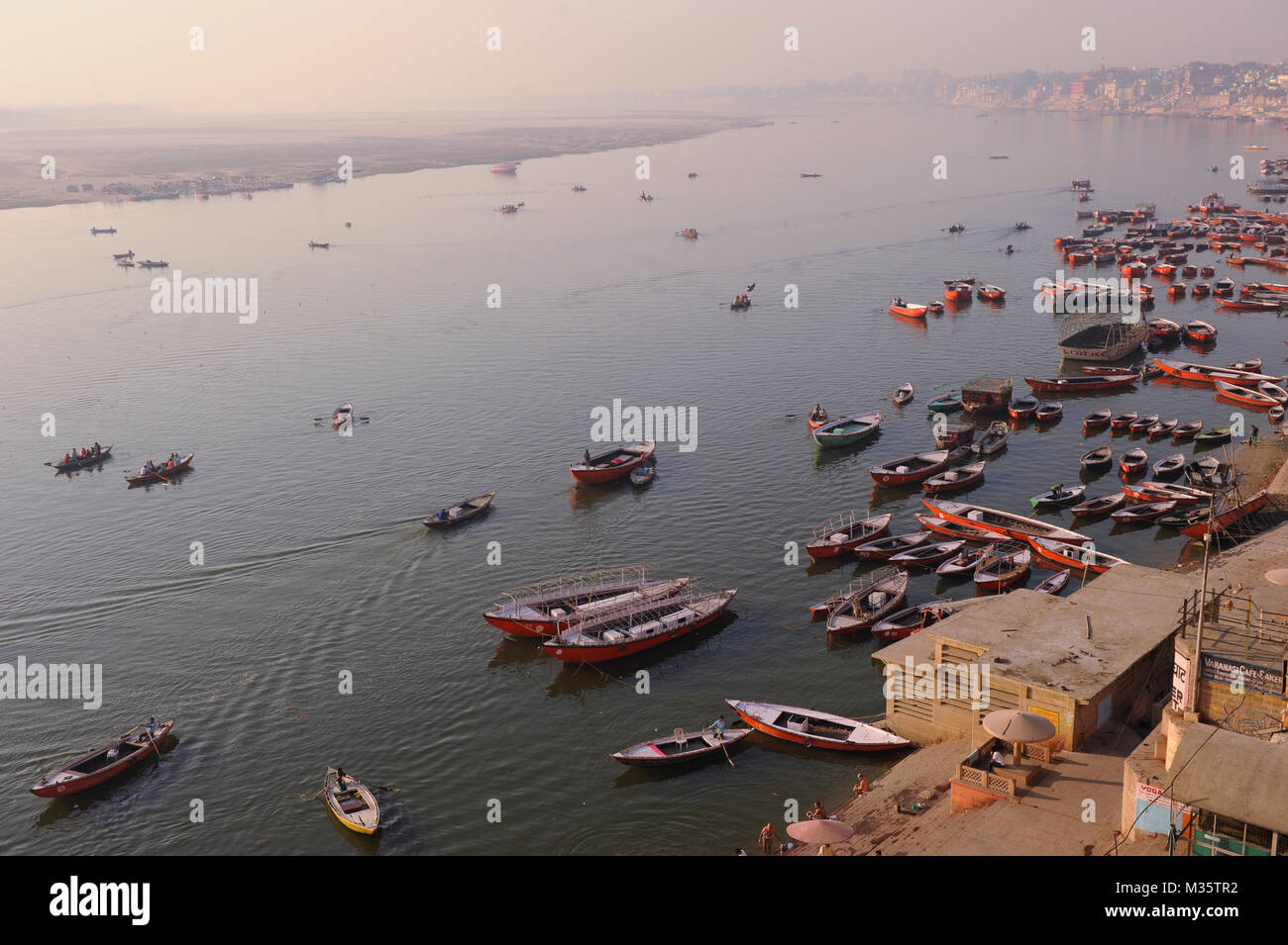 Varanasi ghats ganges river hi-res stock photography and images - Alamy