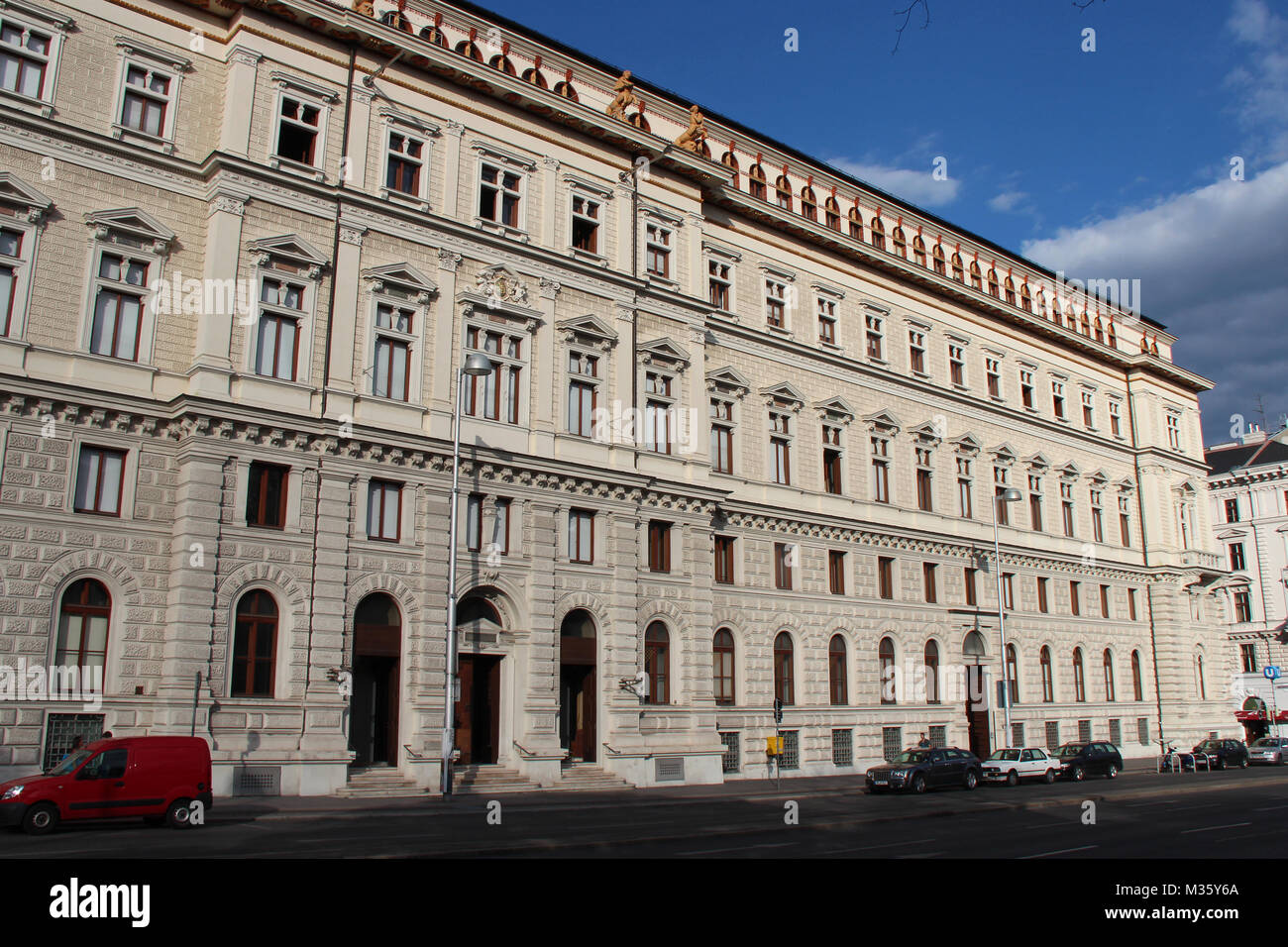 The courthouse in Vienna (Austria Stock Photo - Alamy