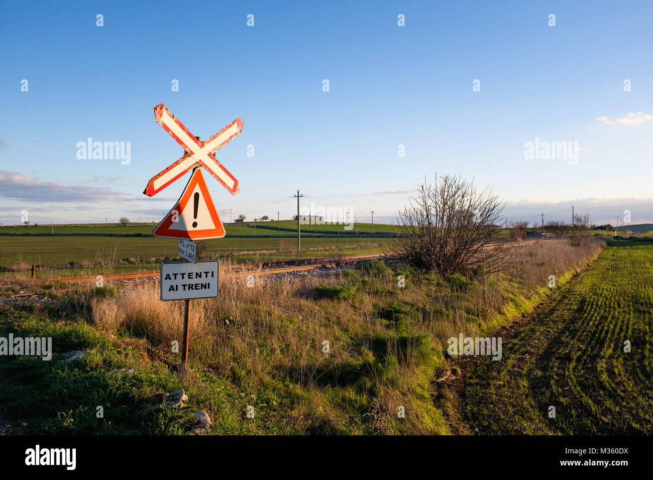 Train signal italy hi-res stock photography and images - Alamy