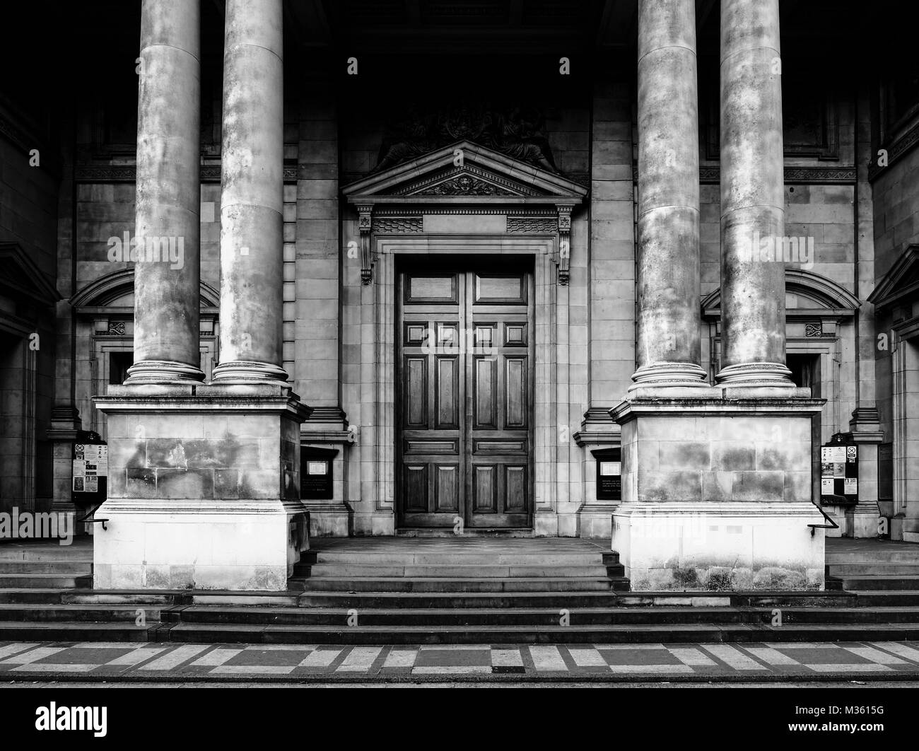Holy trinity brompton hi-res stock photography and images - Alamy