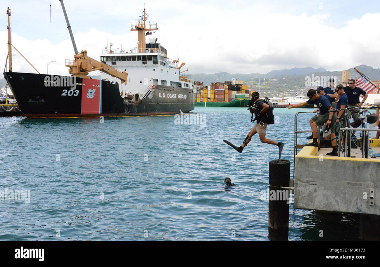 Dive locker hi-res stock photography and images - Alamy