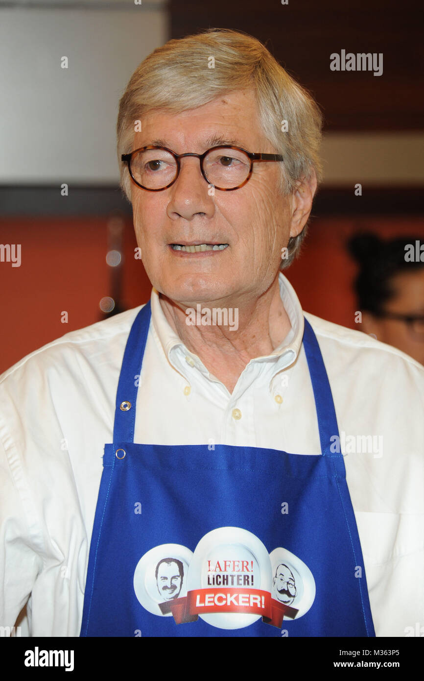 22 06 04 hi-res stock photography and images - Alamy