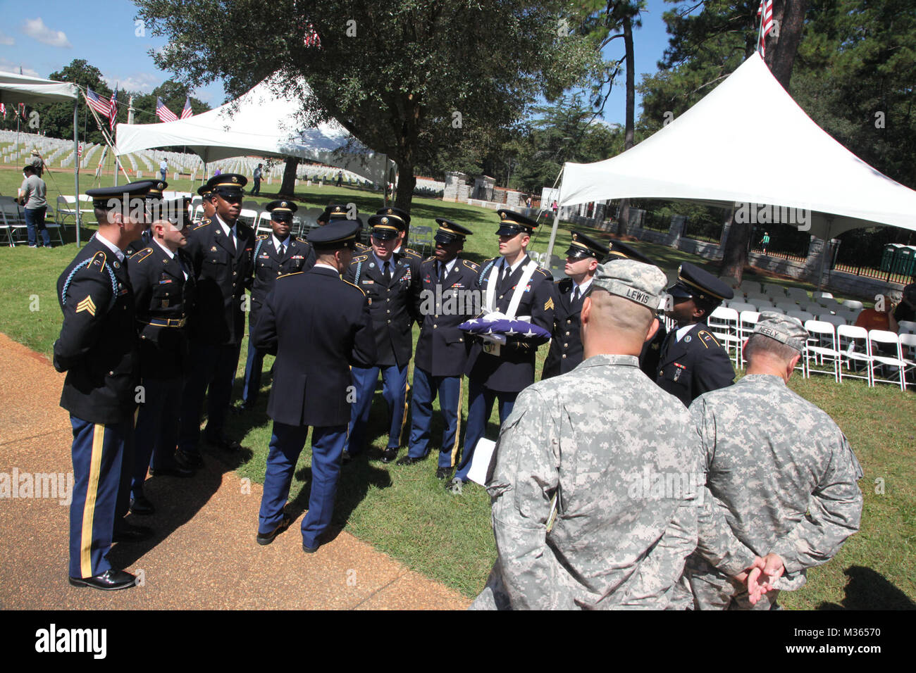 Sergeant Major Daniel Dailey speaks to Georgia National Guard Soldiers ...