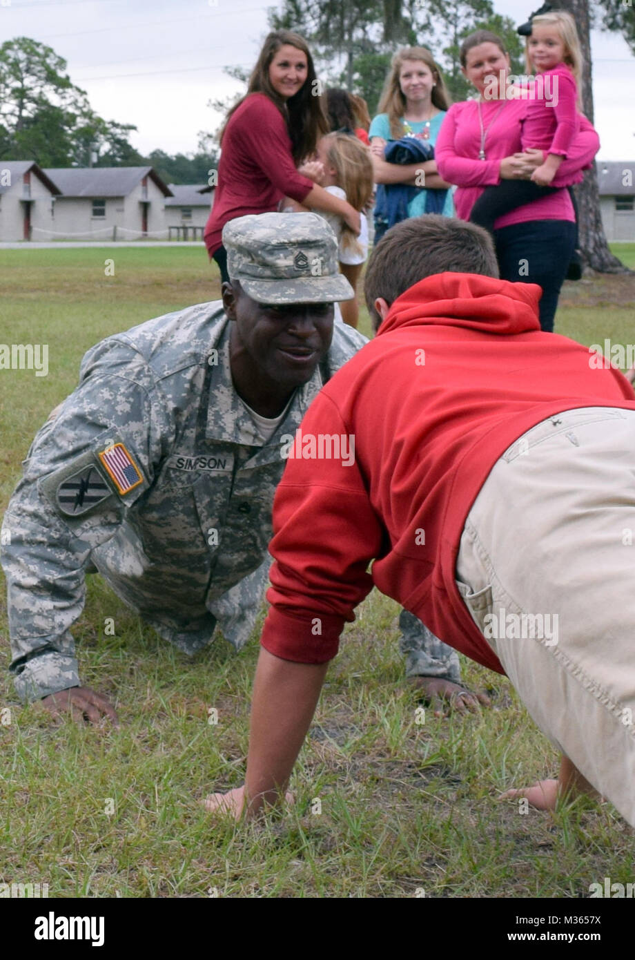 Push Up Contest by Georgia National Guard Stock Photo - Alamy