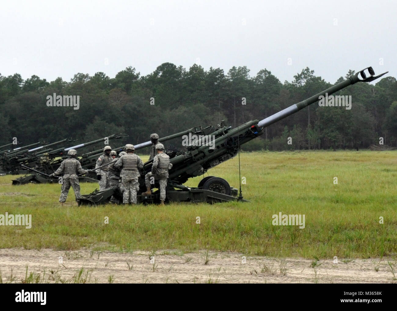 M777 Howitzer Profile by Georgia National Guard Stock Photo - Alamy