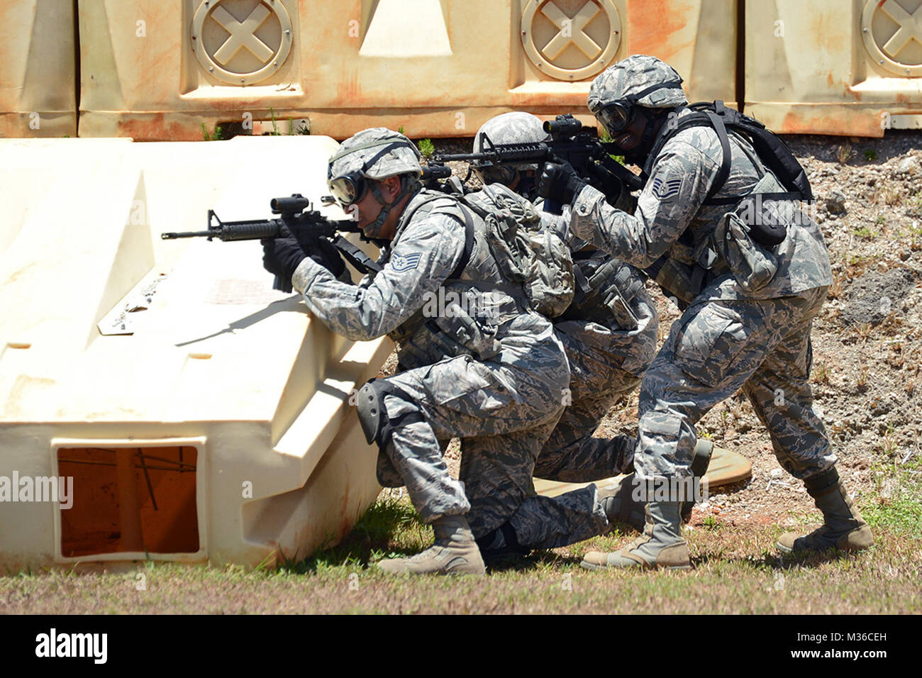 Airmen from the Louisiana Air National Guard’s 159th Security Forces ...