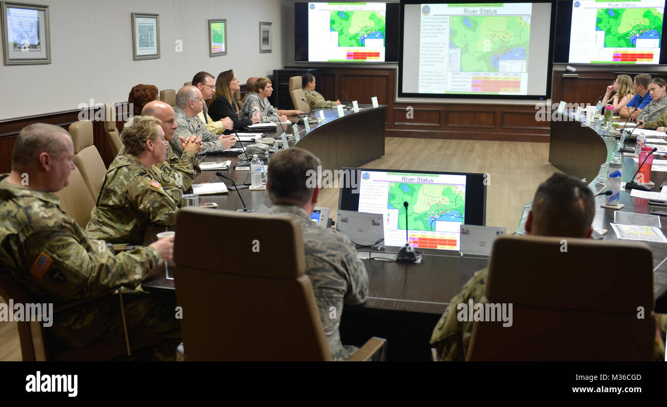 Commanders update brief hi-res stock photography and images - Alamy
