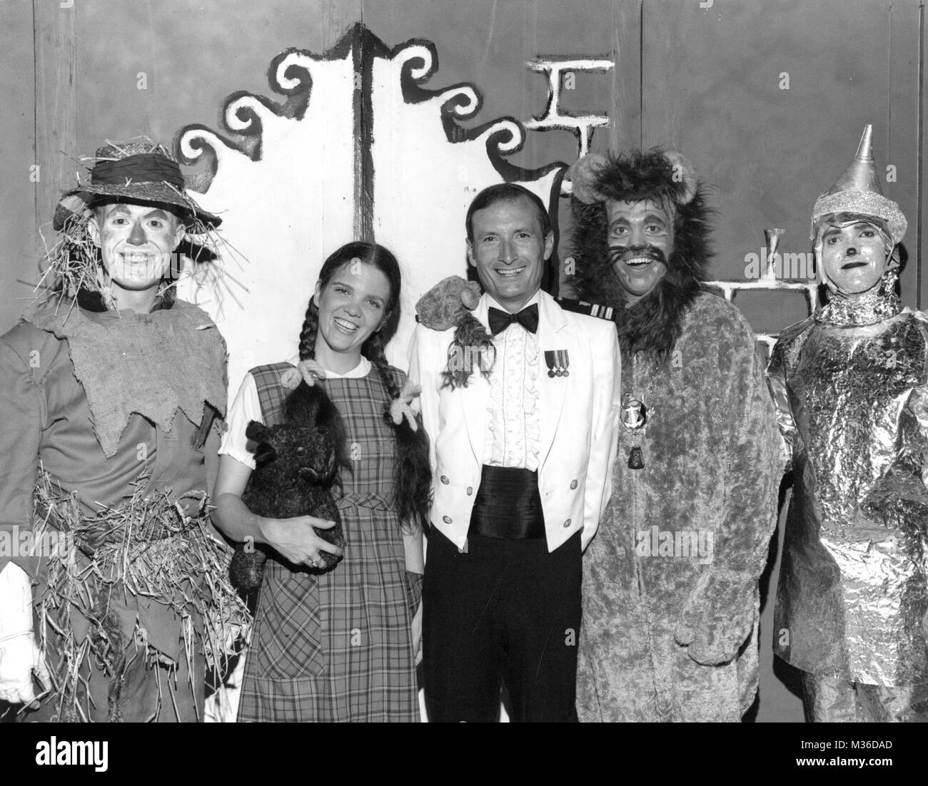 Performers for the Wizard of Oz show from left to right, Tom Van ...