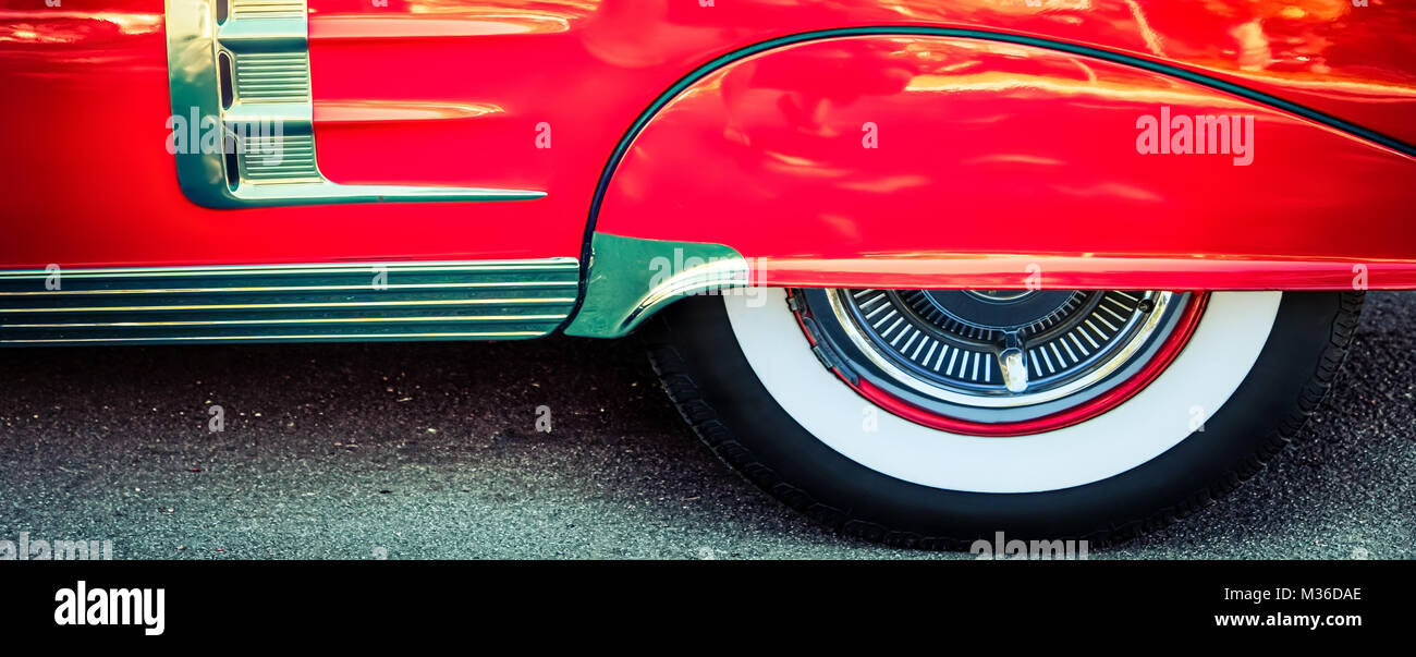 The rear wheel skirt of a 1950’s classic American car Stock Photo - Alamy