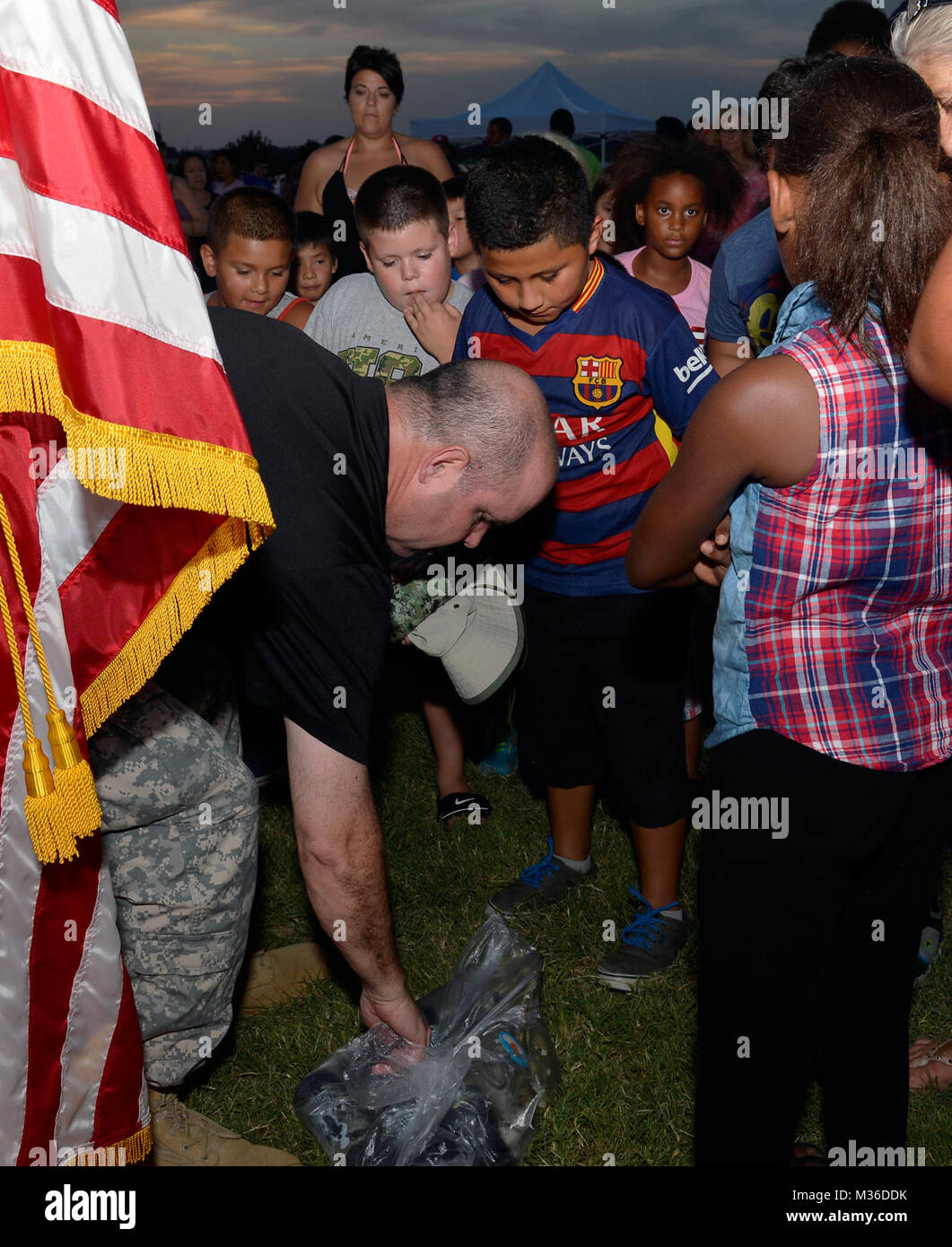 National army soldier hands out hi-res stock photography and images - Alamy