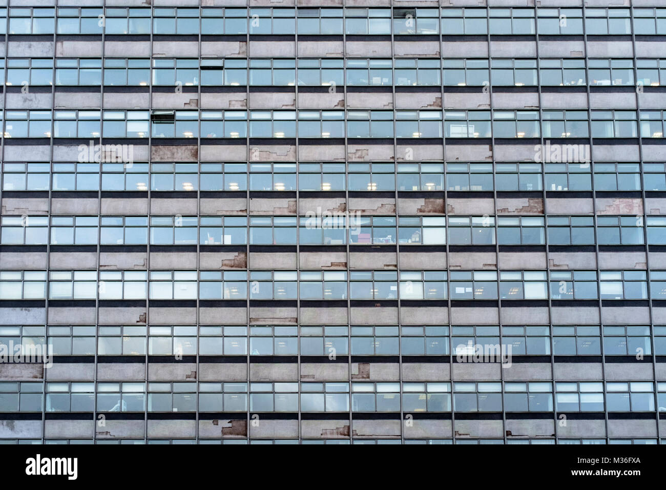 Run down tower block hi-res stock photography and images - Alamy