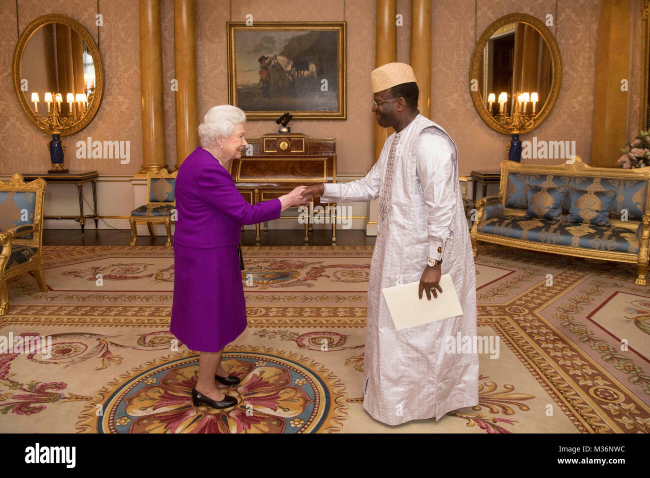 Queen elizabeth ii meets alexandre cece loua hi-res stock photography ...