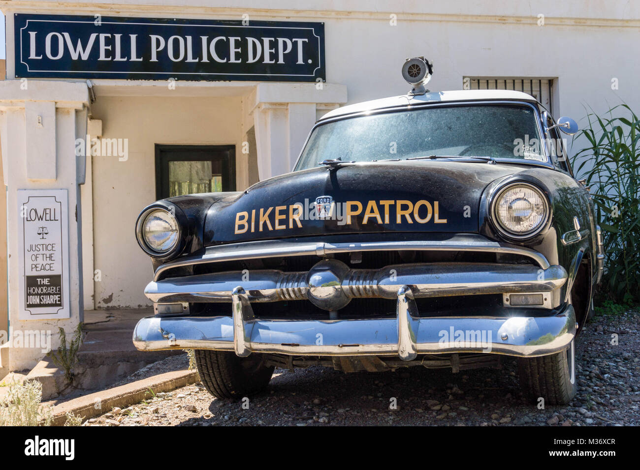 classic police patrol car and police station in southeastern Arizona ...